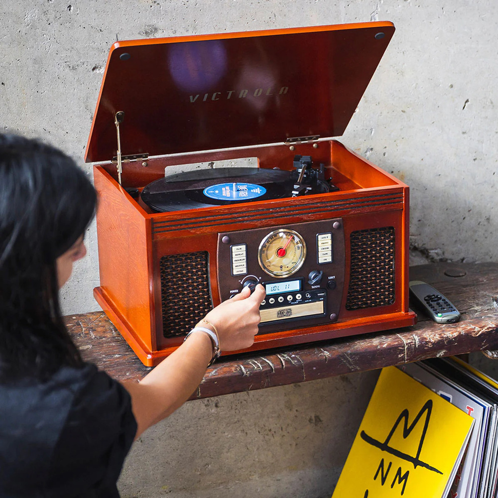 Gramofón Victrola VTA-600B Navigator hnedý | NAY