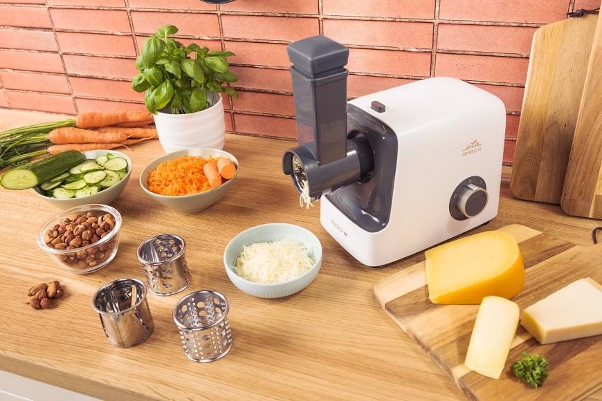 Mlynček na mäso ETA Ambo III 5075 90000 sivý/biely - s miernym ...